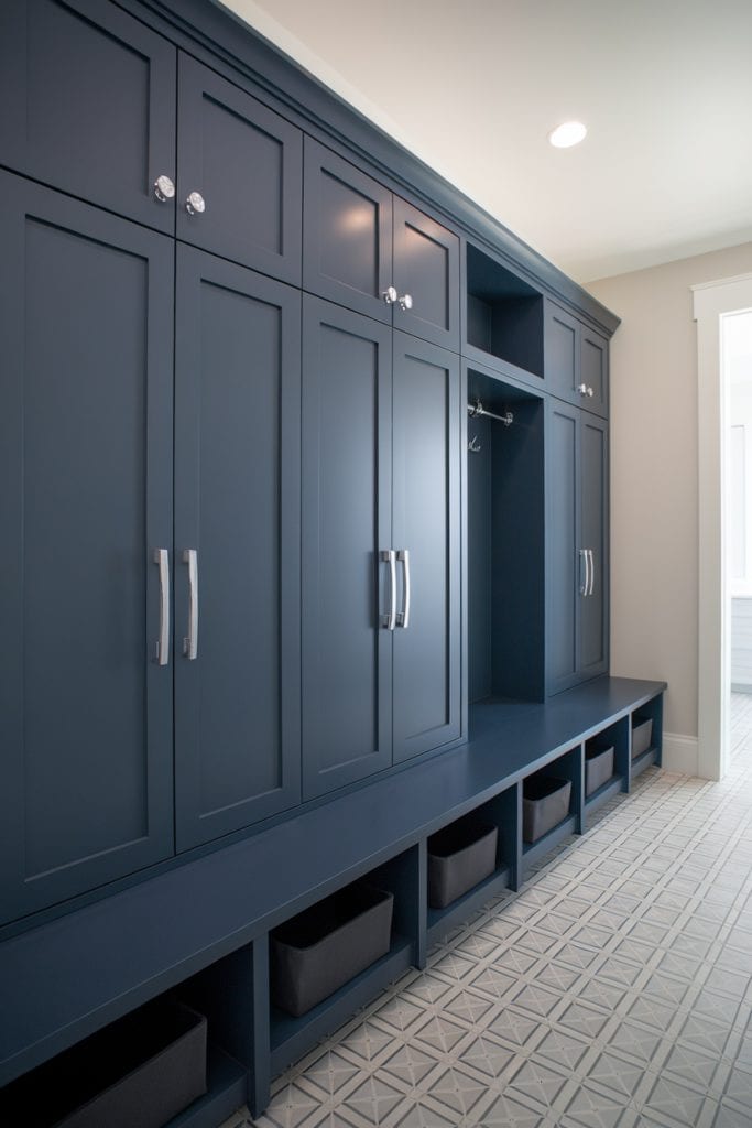 15 Stylish Mudroom Lockers with Doors for a Tidy Home