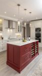 23 Eye-Catching Red Oak Kitchen Cabinets for a Stylish Look